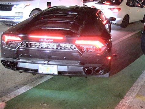 Nfls Johnathan Abram Takes Beautiful Ladies To Dinner Of Course He Paid