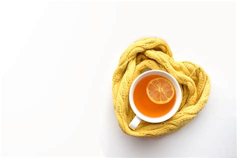 흰색 바탕에 심 혼의 형태로 스카프에 뜨거운 홍차의 낯 짝 차 뜨거운 음료에 대한 스톡 사진 및 기타 이미지 차 뜨거운 음료 편안한 0명 Istock