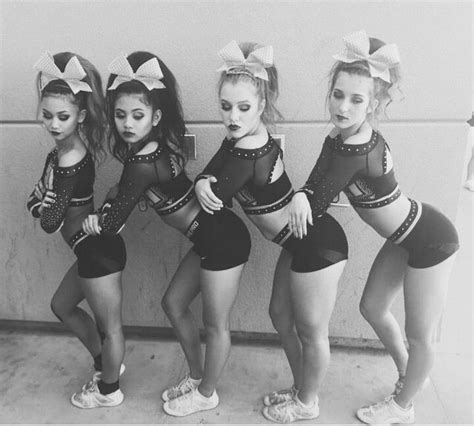 ∙∘∗ιм ѕυcн A ғool ғor ѕacrιғιce∗∘∙ Cheerleading Poses Cheer Poses
