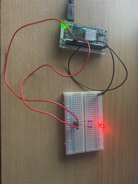 Led In Small Raspberry Pi Circuit Glows When It Is Meant To Be Off