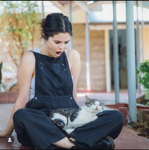 Anyone Recognize These Overalls Selena Gomez Was Wearing Rfindfashion