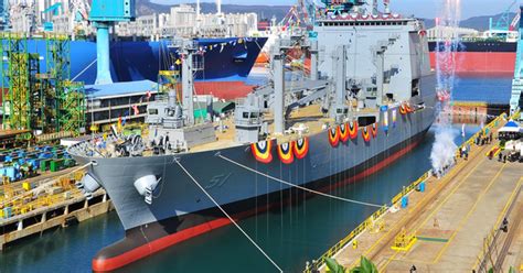 ‘관함식 참가 소양함 욱일기 논란 속 日 입항