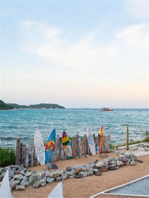 ที่พักเกาะล้านติดทะเลบรรยากาศดีมาก‼️ Gallery Posted By หาที่พัก รีวิว Lemon8