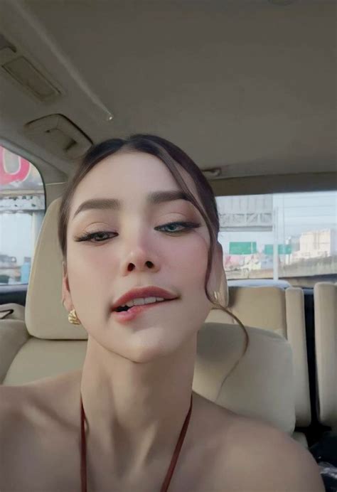 Engfa Waraha ผู้หญิง ท้องฟ้าสีชมพู การโพสท่าถ่ายภาพ