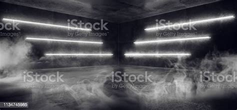 연기 연기 공상 과학 소설 미래 사이버 펑크 빛나는 복고풍 현대 흰색 조명 레이저 쇼 빈 무대 룸 홀 반사 콘크리트 그런 지