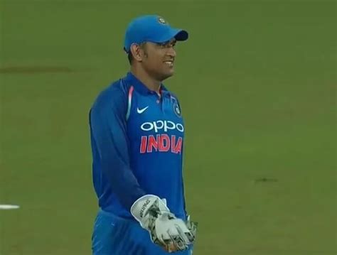 Ms Dhoni Sets Up A New Record Inflicts 100 Stumpings In Odi Cricket