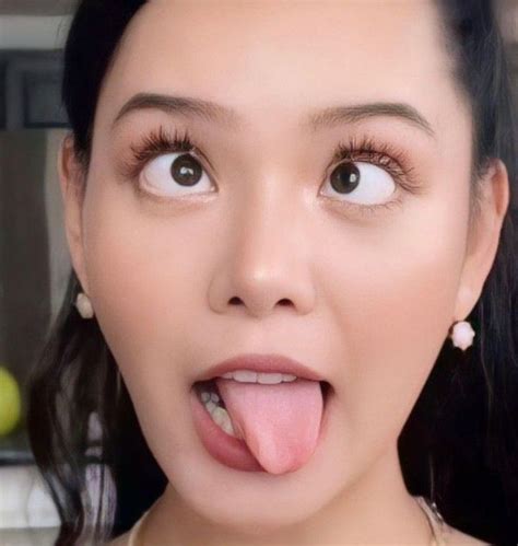 Bella Poarch Eyes Rolling Aesthetic Pretty Girl Face Really Pretty Girl