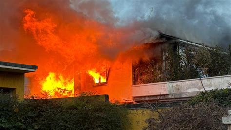 Incendio A Bedizzole Il Fruttivendolo Dà Lallarme E Salva La Zia Bresciaoggi