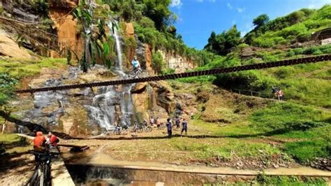 Surga Tersembunyi Di Bandung Air Terjun Batu Templek Destinasi Alam Yang Wajib Dikunjungi