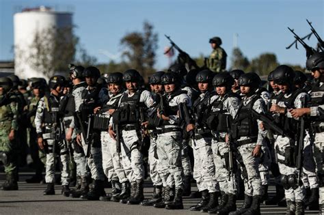 Guardia Nacional Persigue Un Corvette Lo Alcanzan Y Lo Que Le Pidieron
