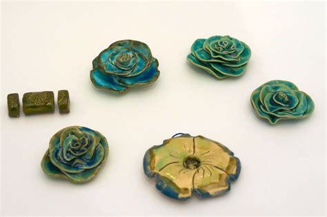 Keramický šperk Za horami za dolami v Banskobystrickom kraji