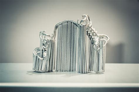 금속 3d 프린터의 금속 분말에서 인쇄된 물체입니다 0명에 대한 스톡 사진 및 기타 이미지 0명 3차원 인쇄 3차원 형태 Istock