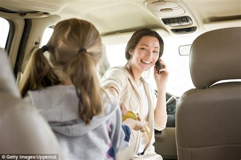 Algorithm Can Detect When Youre Distracted While Driving Daily Mail