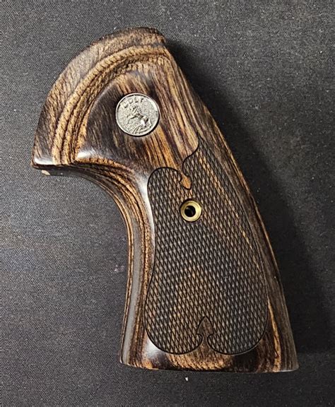Colt Python Target Walnut Checkered Spade And Medallions