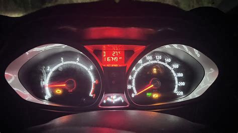 ฟอร์ดเฟียสต้า คลับ Ford Fiesta Club ขอสอบถามพี่ๆหน่อยนะคะ ไฟขึ้นแบบในรูปเกิดจากสาเหตุอ