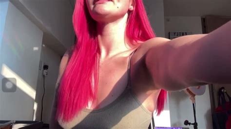 Gamer Girl Has A Nip Slip On A Live Twitch Stream