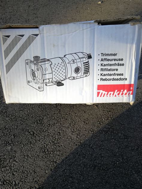 Makita Router Furniture And Home Living Home Improvement And Organisation Home Improvement Tools