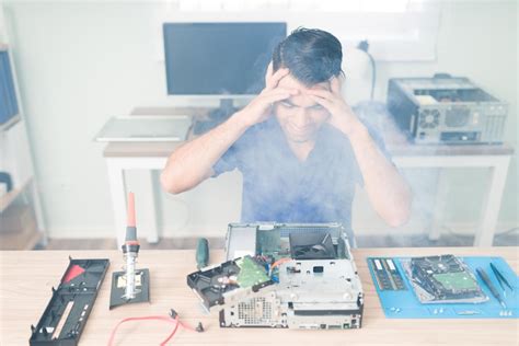 Premium Photo I Cant Fix This Computer Upset Technician Doesnt