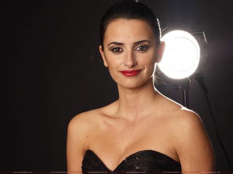 Penelope Cruz Hot Wallpapers ~ Fun Hungama