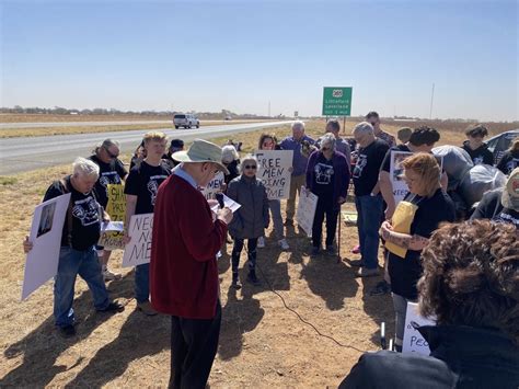 Tx Protestors Make Alarming Allegations About Statewide Sex Offender