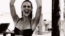 Girl Showering S Tenor