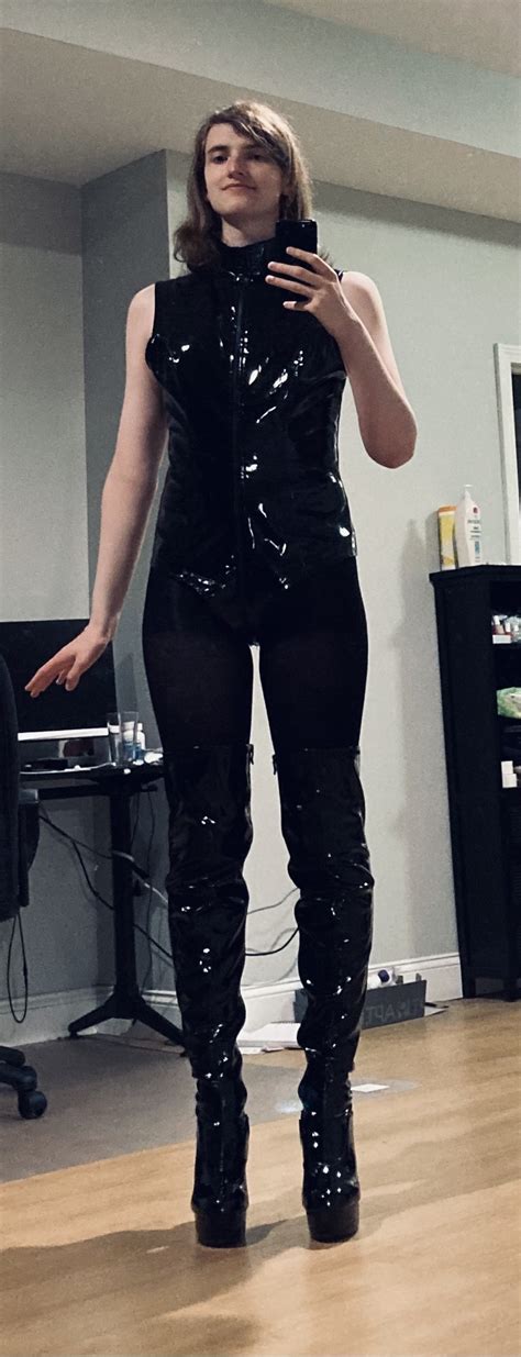 Im A Dumb Latex Bimbo Scrolller