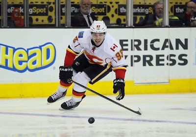 Nhl Preview 2013 14 Calgary Edmonton Vancouver Playit Usa