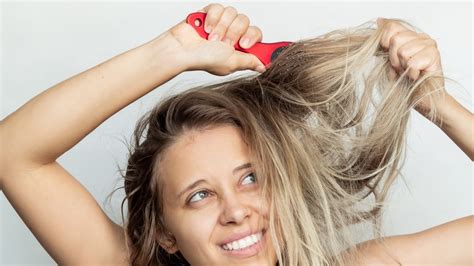 Simple Ways To Repair Bleach Damaged Hair