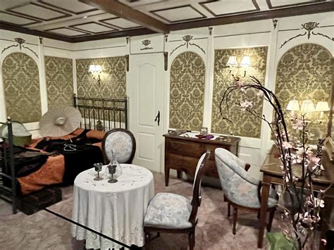 The Titanic Exhibit Nyc 3rd Class Vs 1st Class Cabins Rtitanic