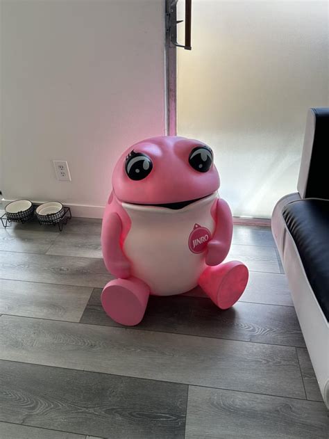 Giant Jinro Soju Toad Statue Rwhatsthisworth