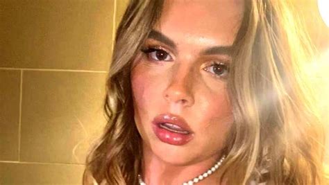 Дочь Фреймут показала глубокое декольте и развлечения с подружками в