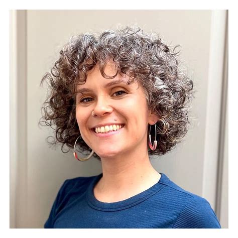 31 Inspiring Short Curly Hairstyles With Bangs 31 Inspiring Short Curly Hairstyles With Bangs