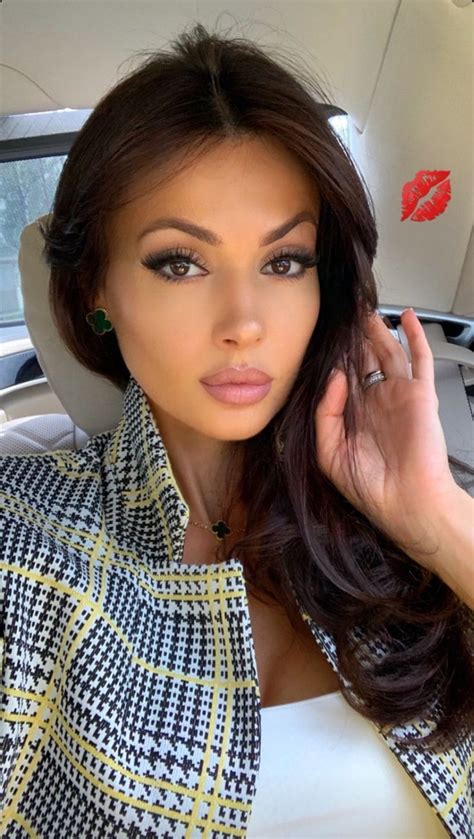 Pin by Janez Anželj on EYE THERAPY Alena Brunette beauty Most beautiful faces Beautiful