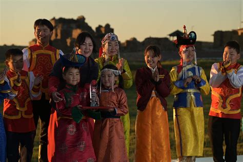 Говийн ноён хутагт Данзанравжаагийн бүтээлүүд “Сүм хөх бүрд” д эгшиглэлээ