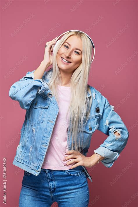 Dentistry And Health Concept Pretty Young Blond Woman With Broad