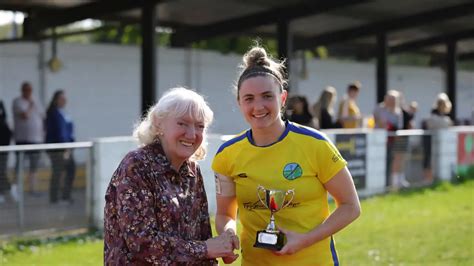 Ascot United Captain Philippa Holden Puts Pen To Paper For 202526 Season