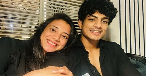 कौन है स्मृति मंधाना का बॉयफ्रेंड बॉलीवुड से है कनेक्शन इंग्लैंड में उठा रहीं छुट्टियों का