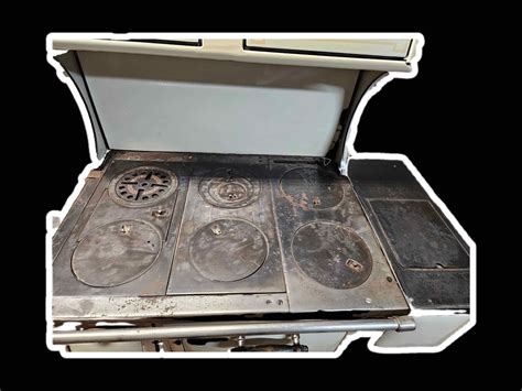 1931 Montgomery Ward Co Cast Ironenamel Wood Burning Cook Stove