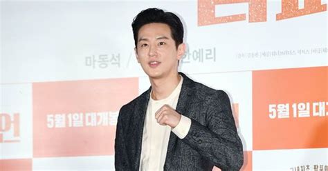 사진 권율훤칠한 기럭지