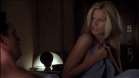 Df Amanda Peet Natasha Henstridge Rosanna Arquette The Whole Nine Yards Topless