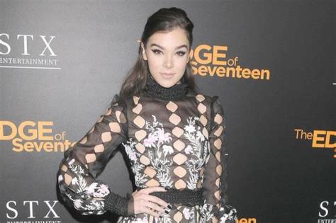 Hailee Steinfeld S Good Friends