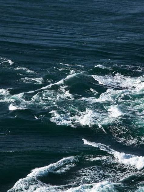 25 Tidal Wave Dream Meaning And Symbolism Interpretations Sarah Scoop