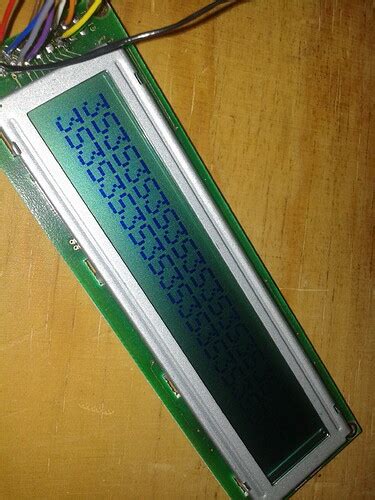 strange characters on alphanumeric lcd display showing randomly