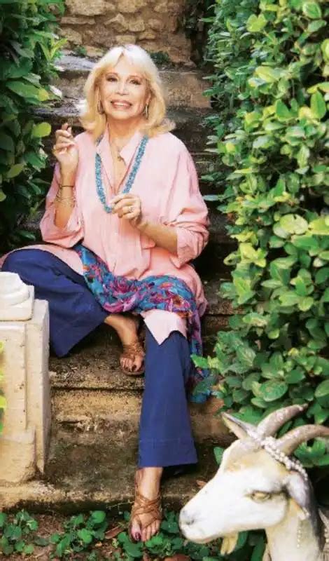 Amanda Lear La Pittura Mi Tiene Lontana Da Analisti E Droghe Un