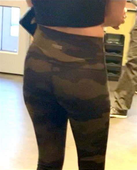 Camo Leggings Hottie Pic