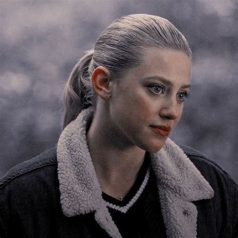 Betty Cooper Aesthetic Netflix Tv Riverdale Cast Lili Reinhart Betties Lily Face Claims