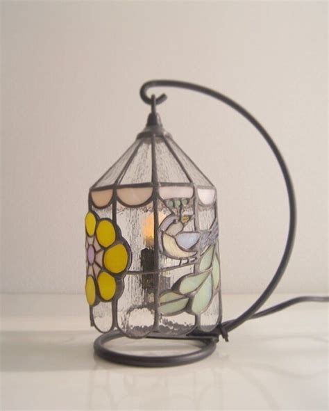 小さな鳥と花ランプ Iichi ハンドメイド・クラフト作品・手仕事品の通販【2022】 ランプ 黄色 花 ハンドメイドクラフト