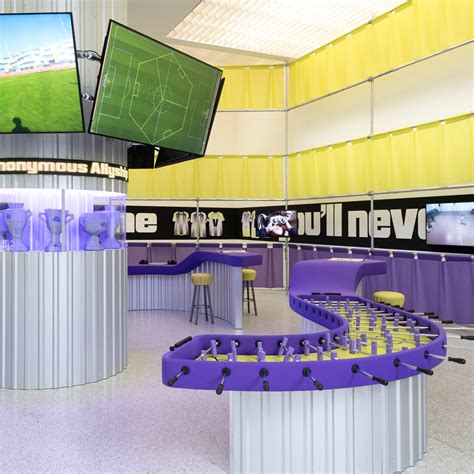 Mass Timber Forms Contemporary Porch At Us Pavilion In Venice