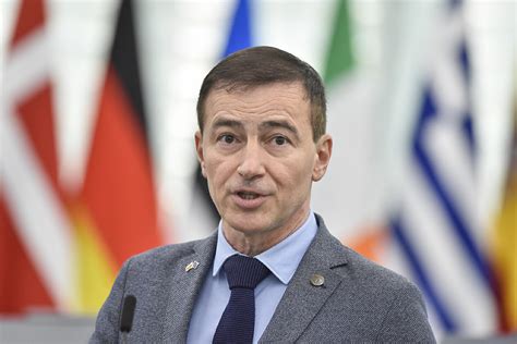 Андрей Ковачев Македонските идентичност и език отпадат от доклада за РСМ