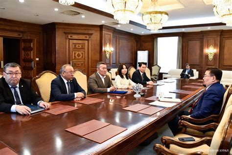 УИХ ын дарга УИХ дахь Ардчилсан намын бүлгийн гишүүдийн төлөөллийг хүлээн авч уулзлаа